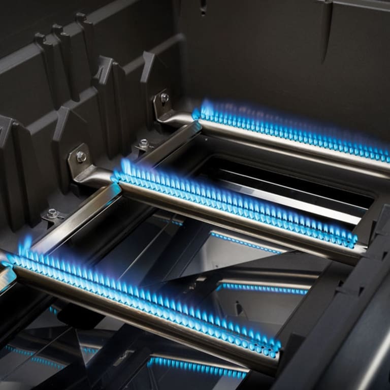 Napoleon "Rogue" 525 Grill - Keystone Propane